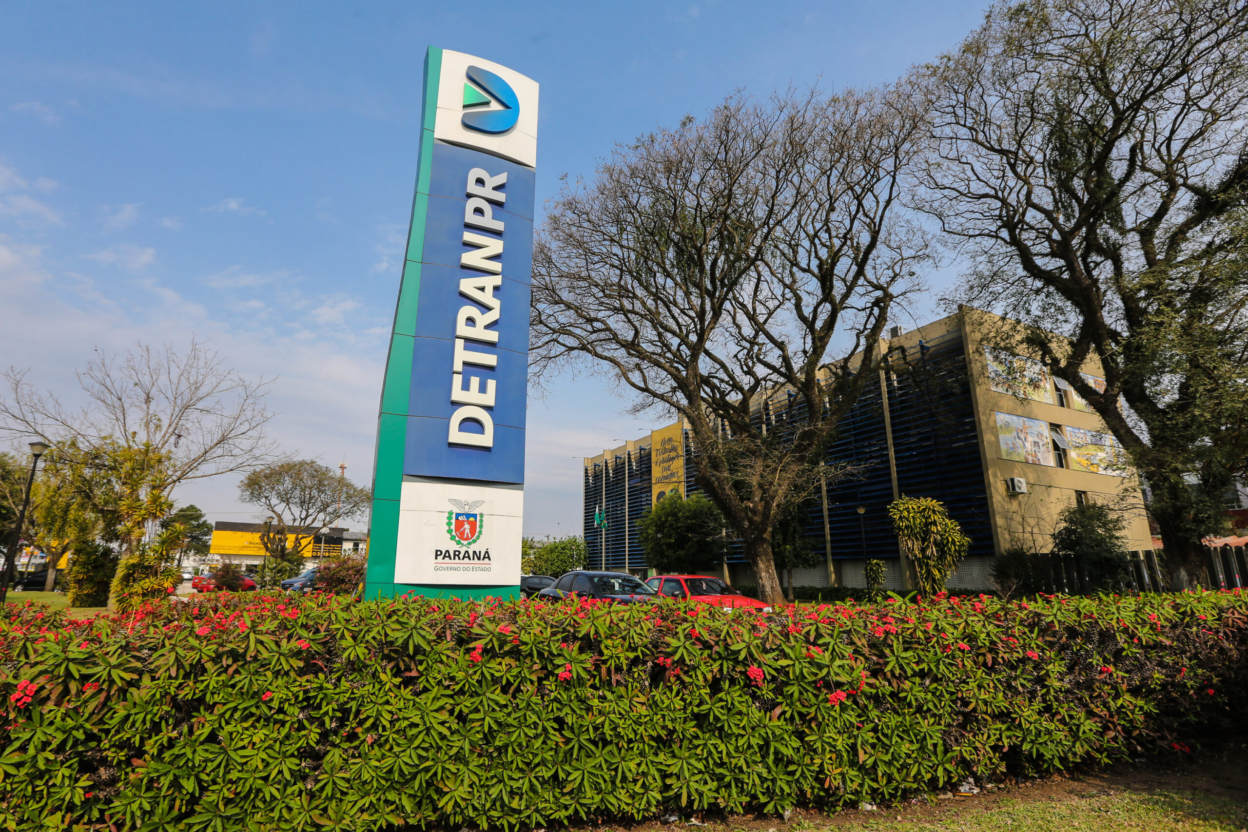 Detran-PR implanta sistema de laudo digital para motoristas com ...