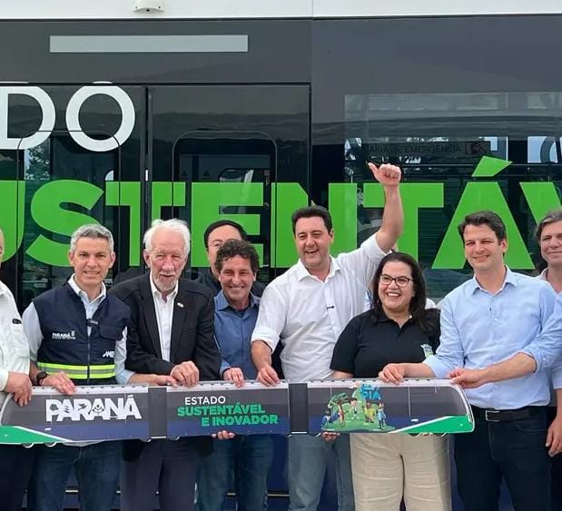 PARANÁ: "Trilhos virtuais " Ônibus digital é lançado em Curitiba sobre ...